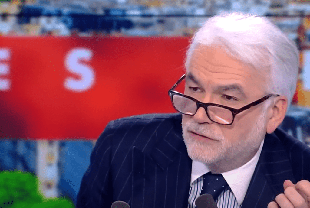 Contacter Pascal Praud : comment témoigner, envoyer un message